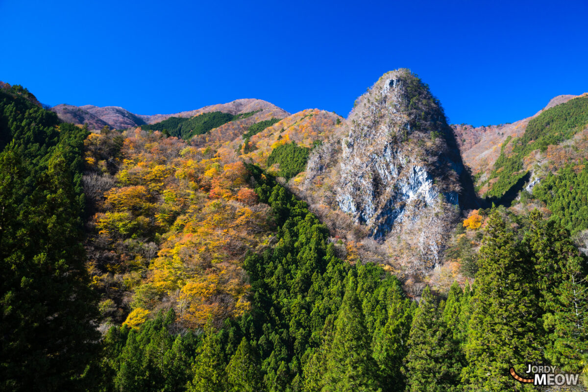 Scenic Inamura Rock in Japan: Autumn Wonder | Offbeat Japan